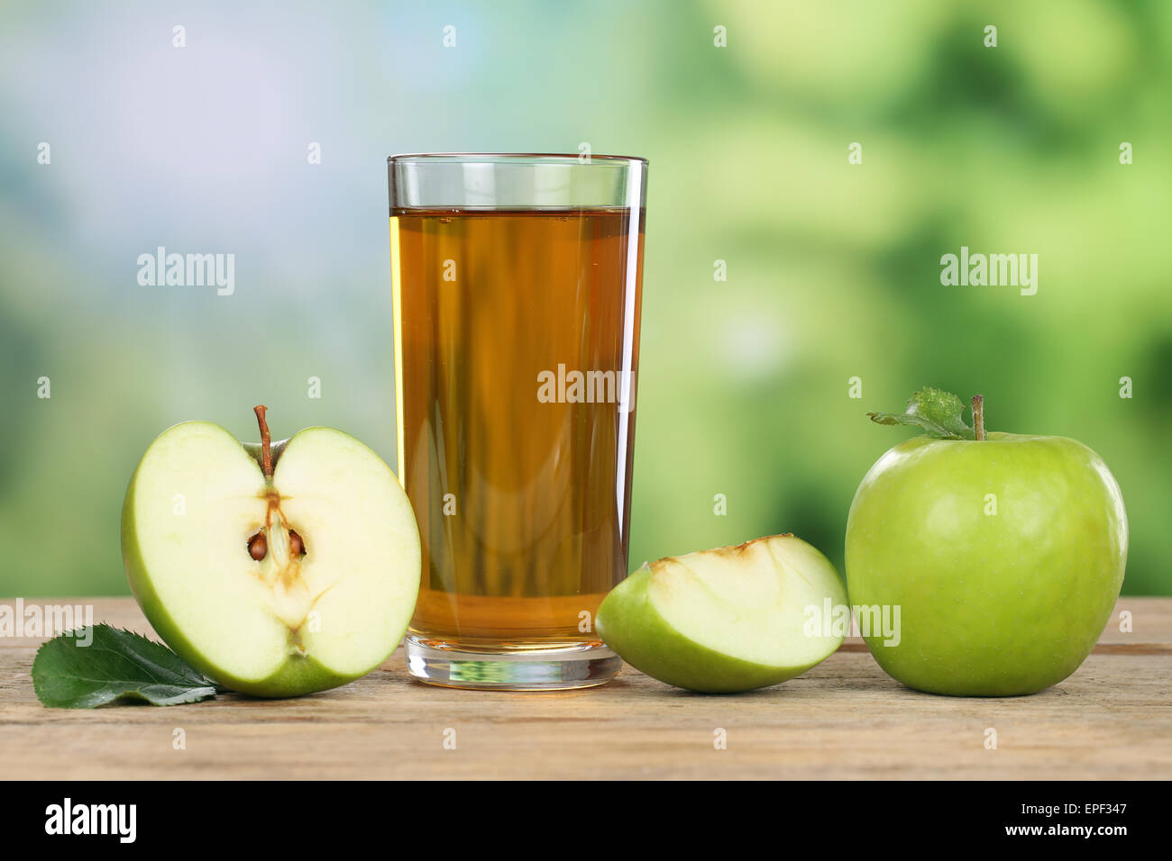äpfel im sommer hi-res stock photography and images - Alamy