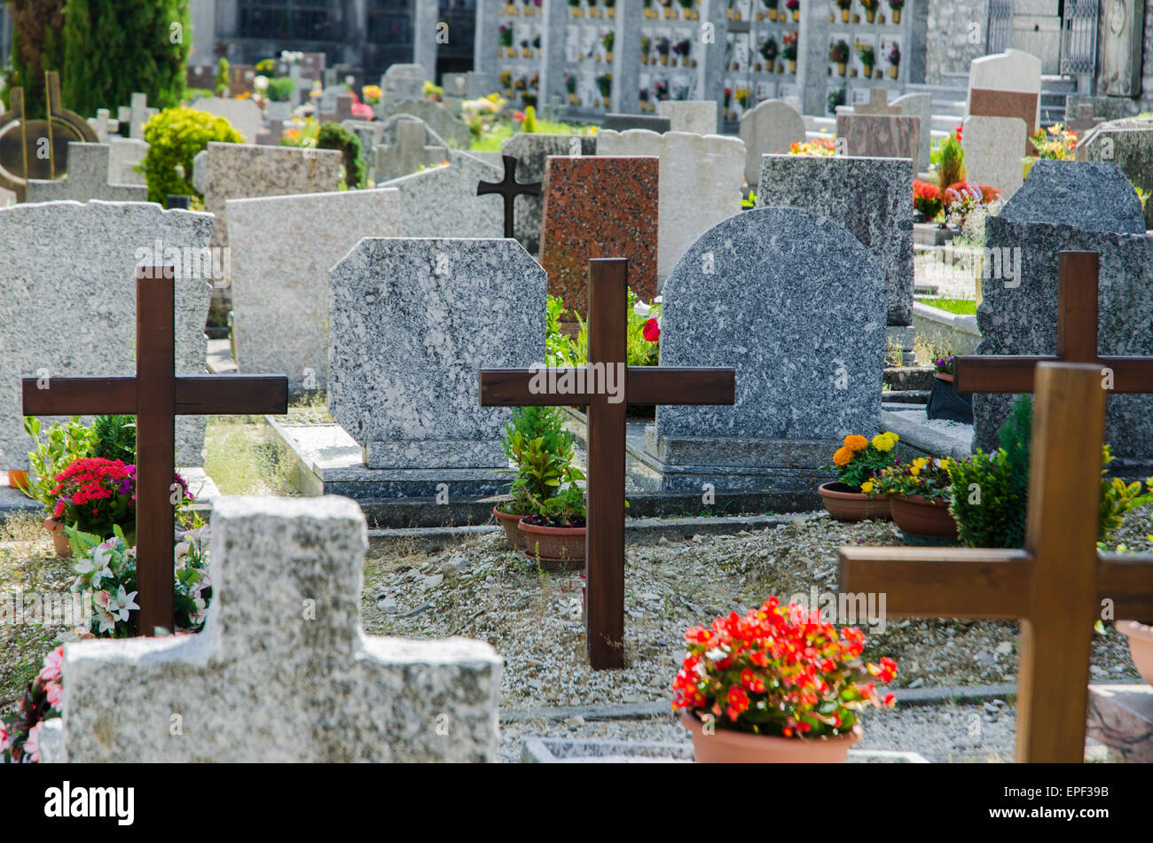 Small cemetery in Italy on summer day Stock Photo - Alamy