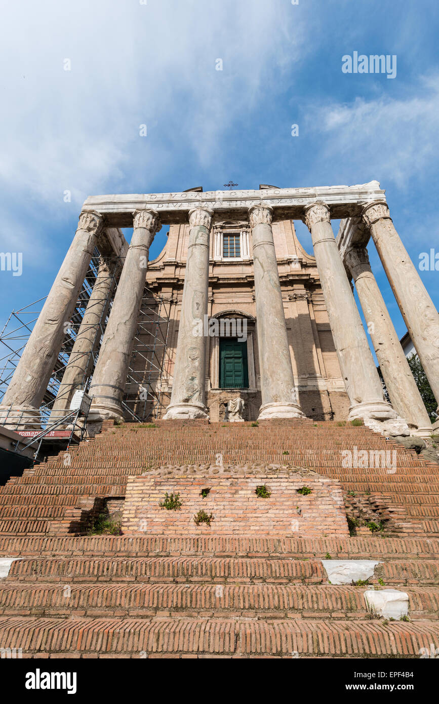 Ancient rome ruines on bright hi-res stock photography and images - Alamy