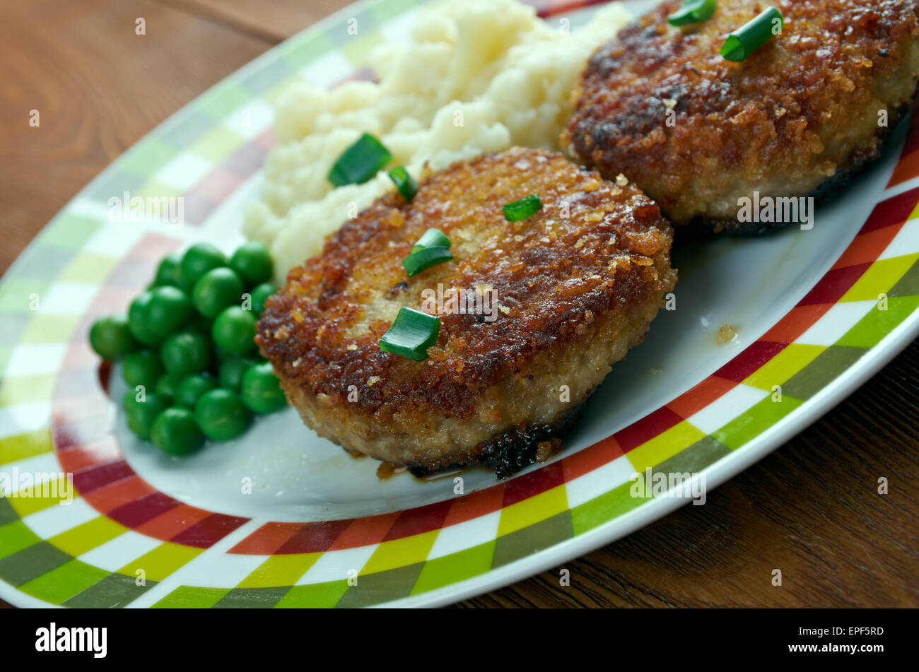 Cotelettes de poulet Pojarski - Chopped chicken cutlets.traditional ...