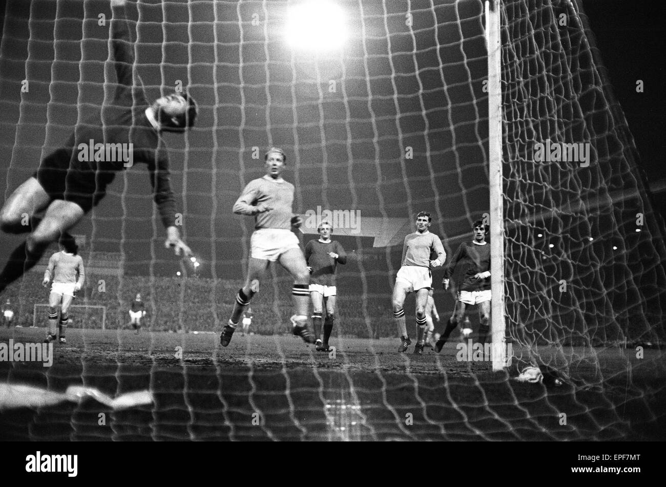 Manchester united 1968 hi-res stock photography and images - Alamy