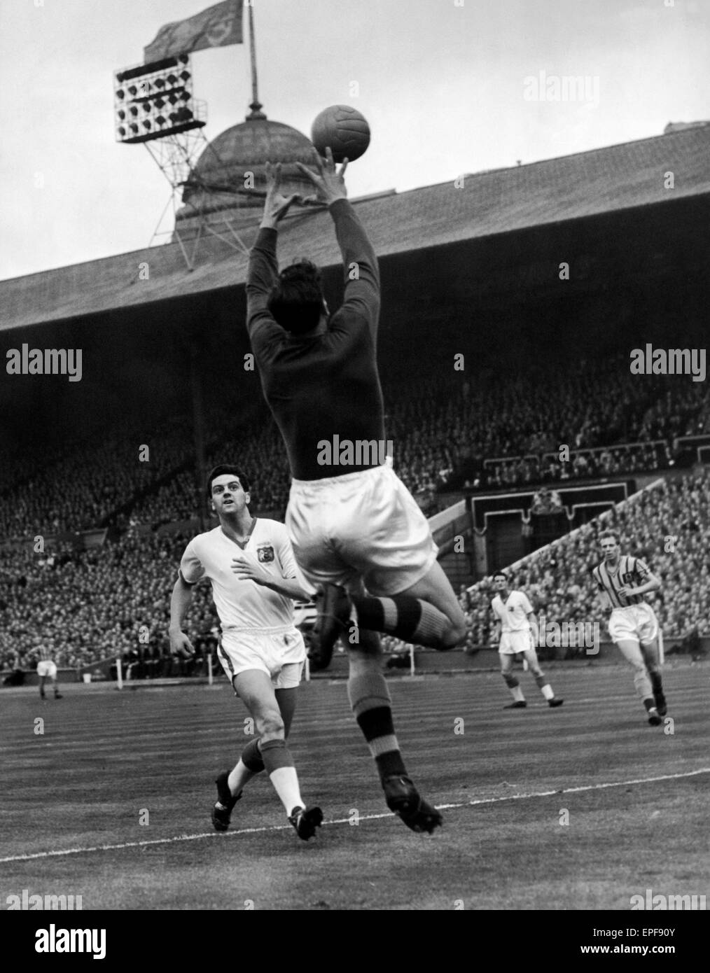 1957 FA Cup Final at Wembley Stadium. Aston Villa 2 v Manchester United ...