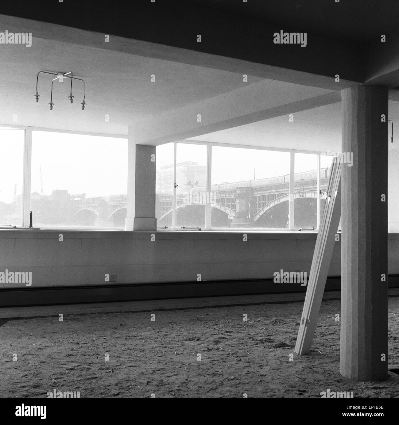 Construction of the new Mermaid Theatre at Puddle Dock, Upper Thames ...