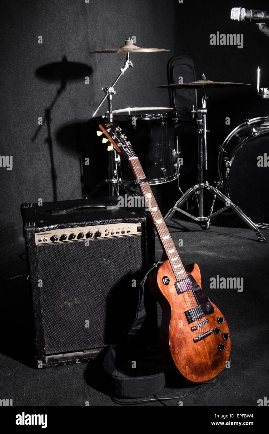 Set of musical instruments during concert Stock Photo - Alamy