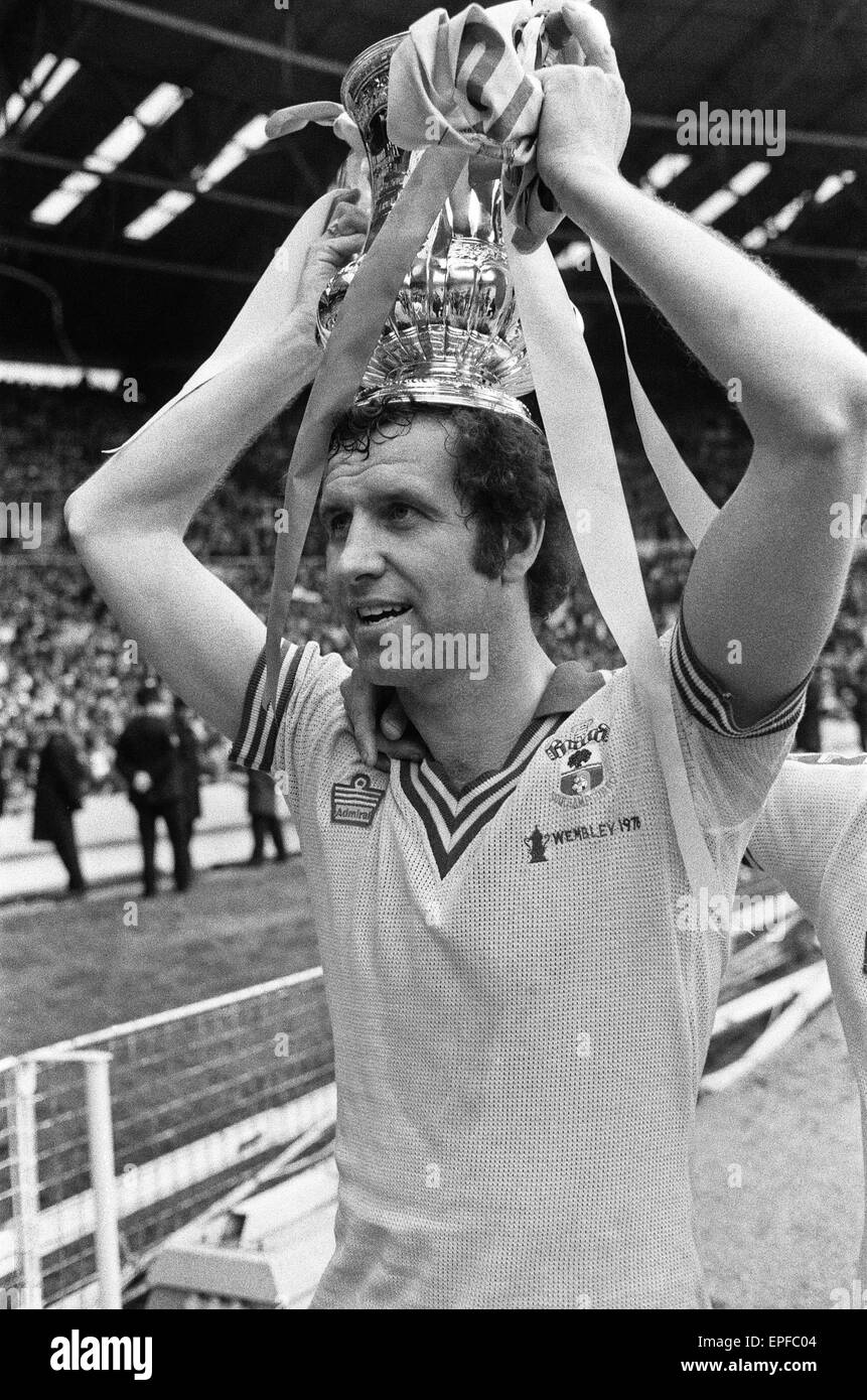 Southampton 1976 fa cup hi-res stock photography and images - Alamy