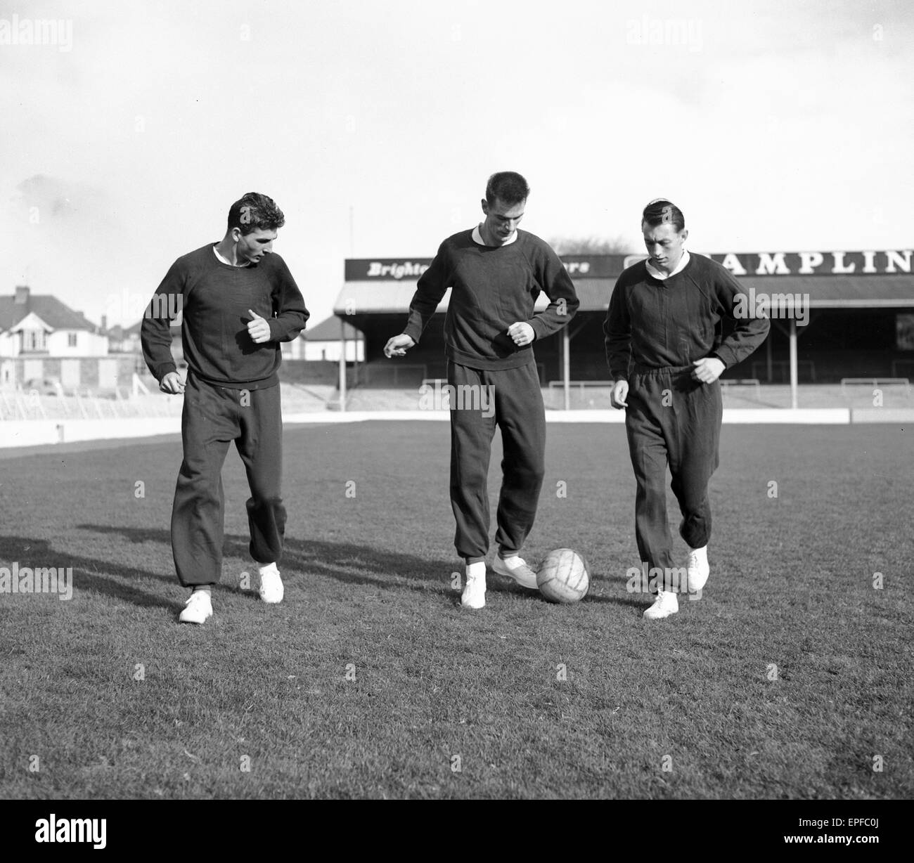 Football players in 1950s hi-res stock photography and images - Alamy