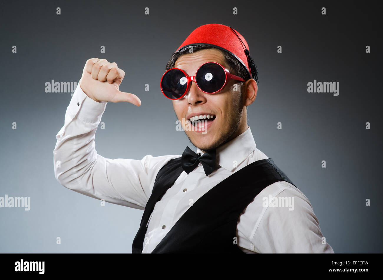 Man wearing traditional turkish hat fez Stock Photo - Alamy