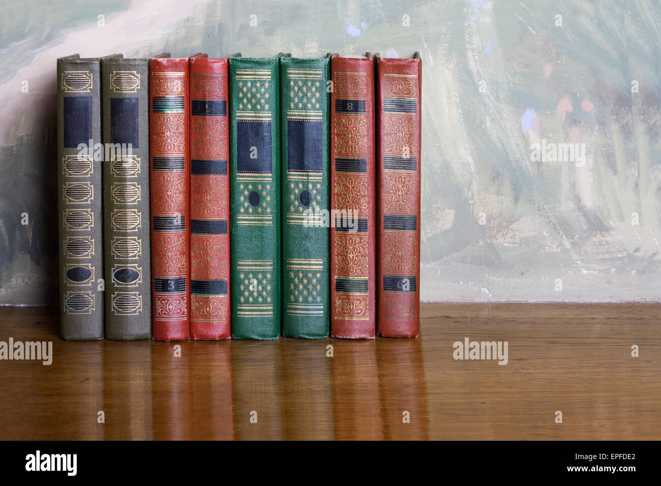 Gold lettering on books hi-res stock photography and images - Alamy