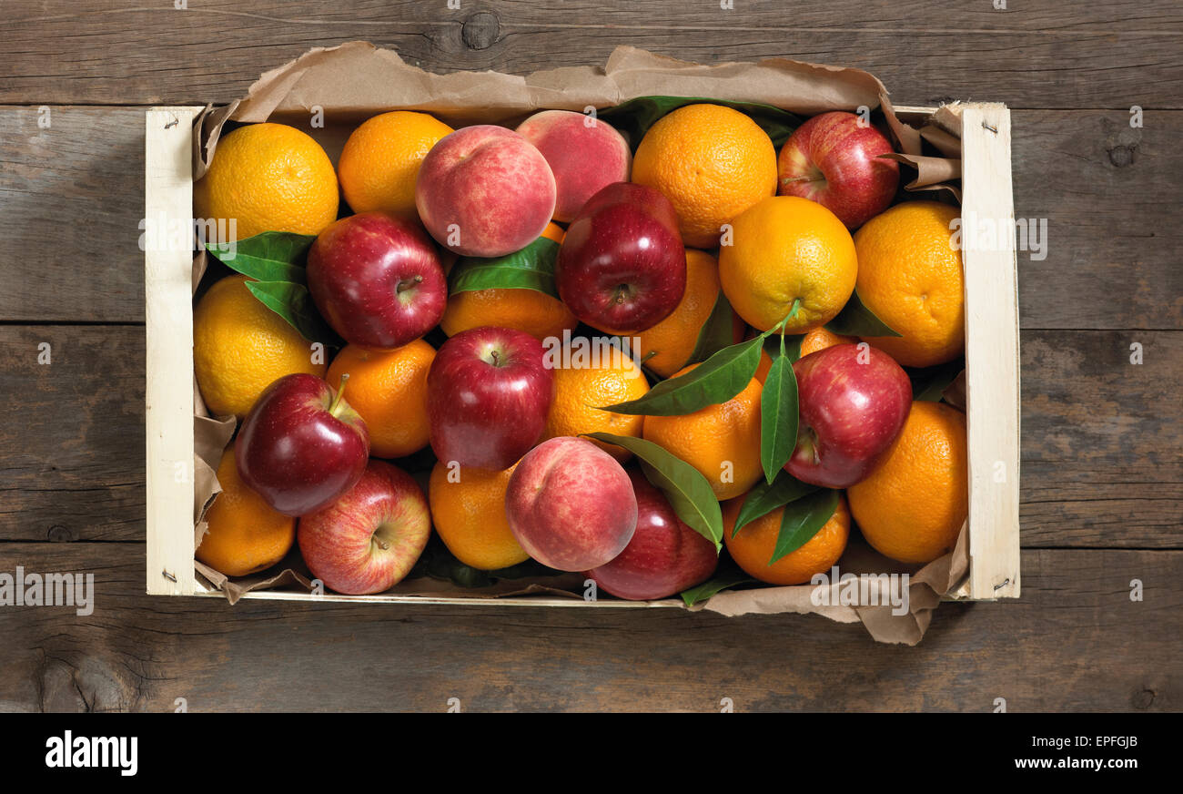 Box of oranges hi-res stock photography and images - Alamy