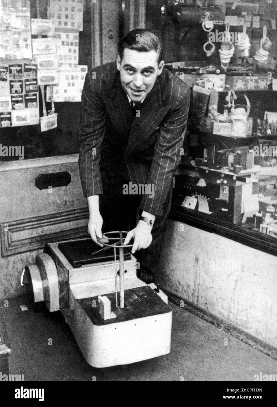 Haigh Murder Case 1949- Mr. Albert Clarke, proprietor of the toyshop at ...