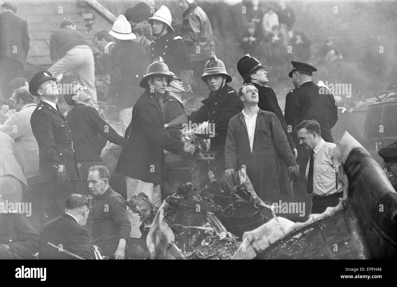 Stockport air disaster Black and White Stock Photos & Images - Alamy