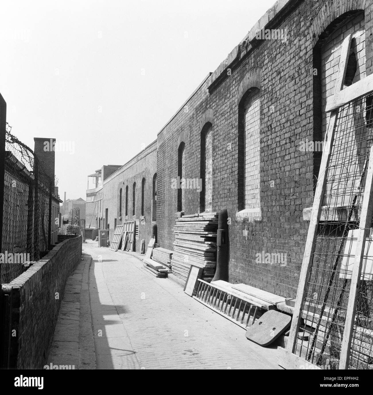 Puddle dock hi-res stock photography and images - Alamy