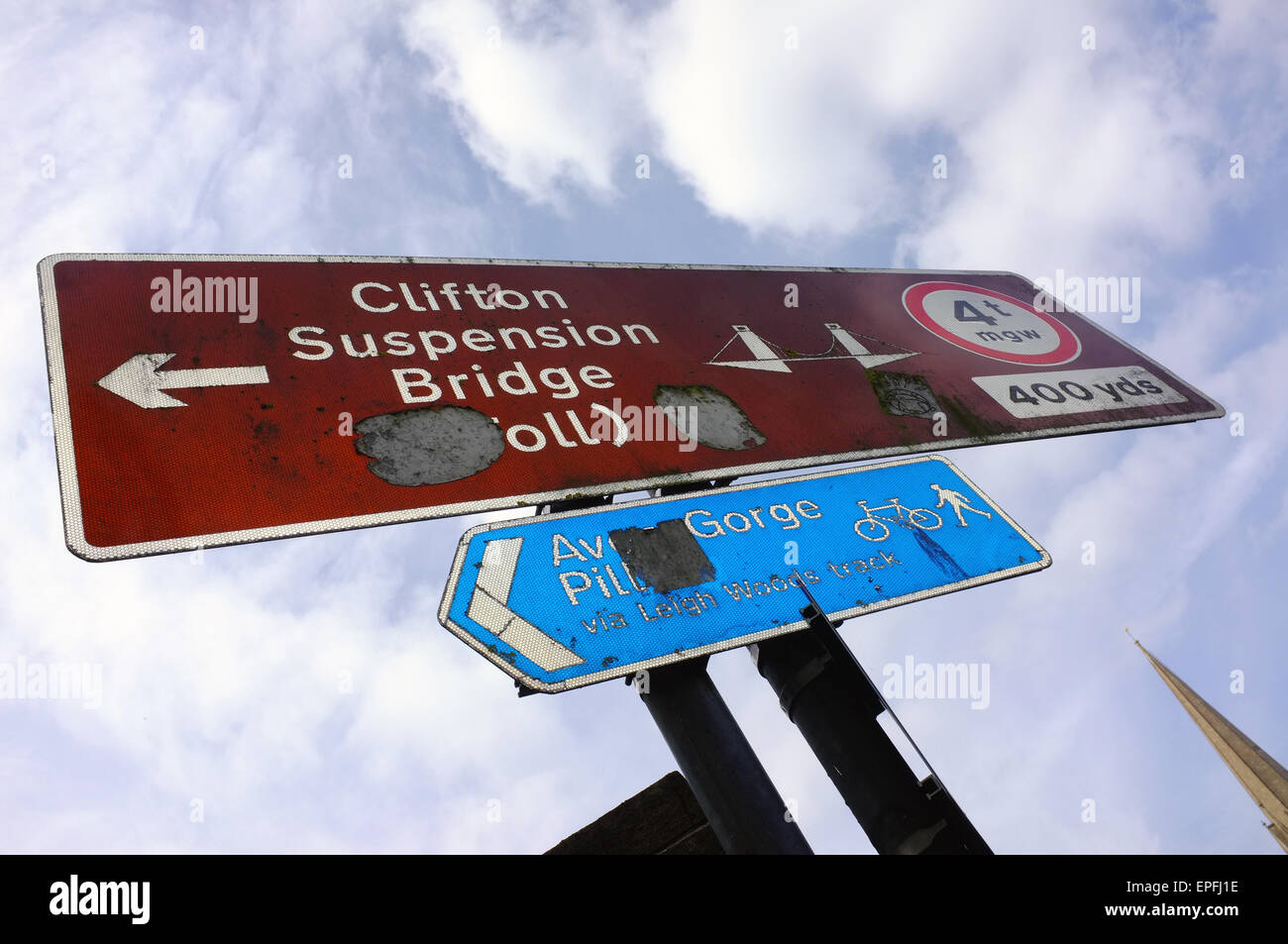 A Clifton Suspension Bridge traffic sign in Bristol Stock Photo - Alamy