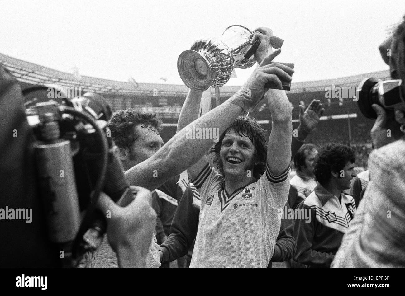 Southampton 1976 fa cup hi-res stock photography and images - Alamy