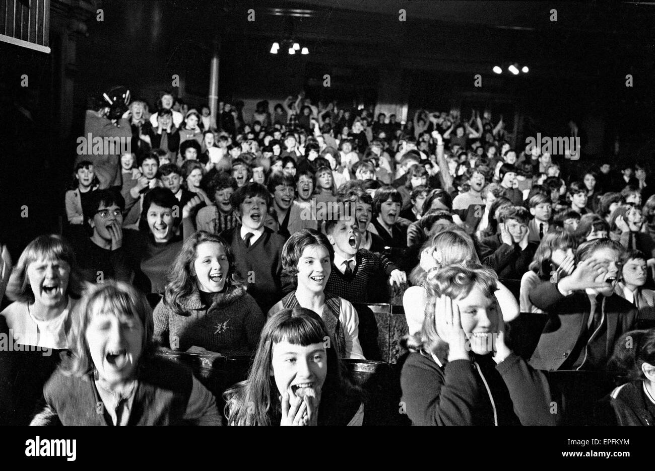 Premier of "A Hard Day's Night", crowds gather to catch sight of The ...