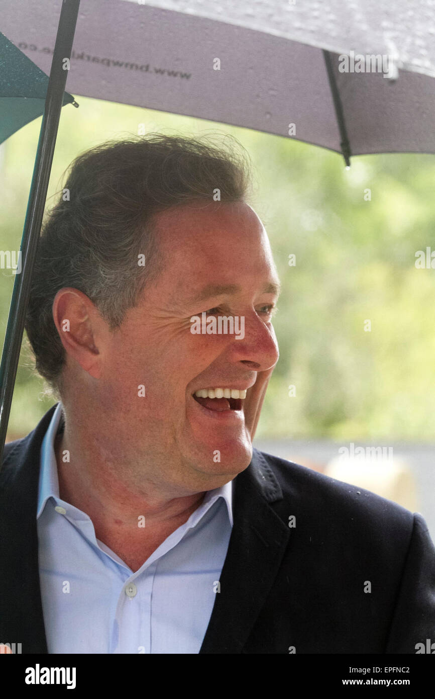 Daily mirror editor hi-res stock photography and images - Alamy