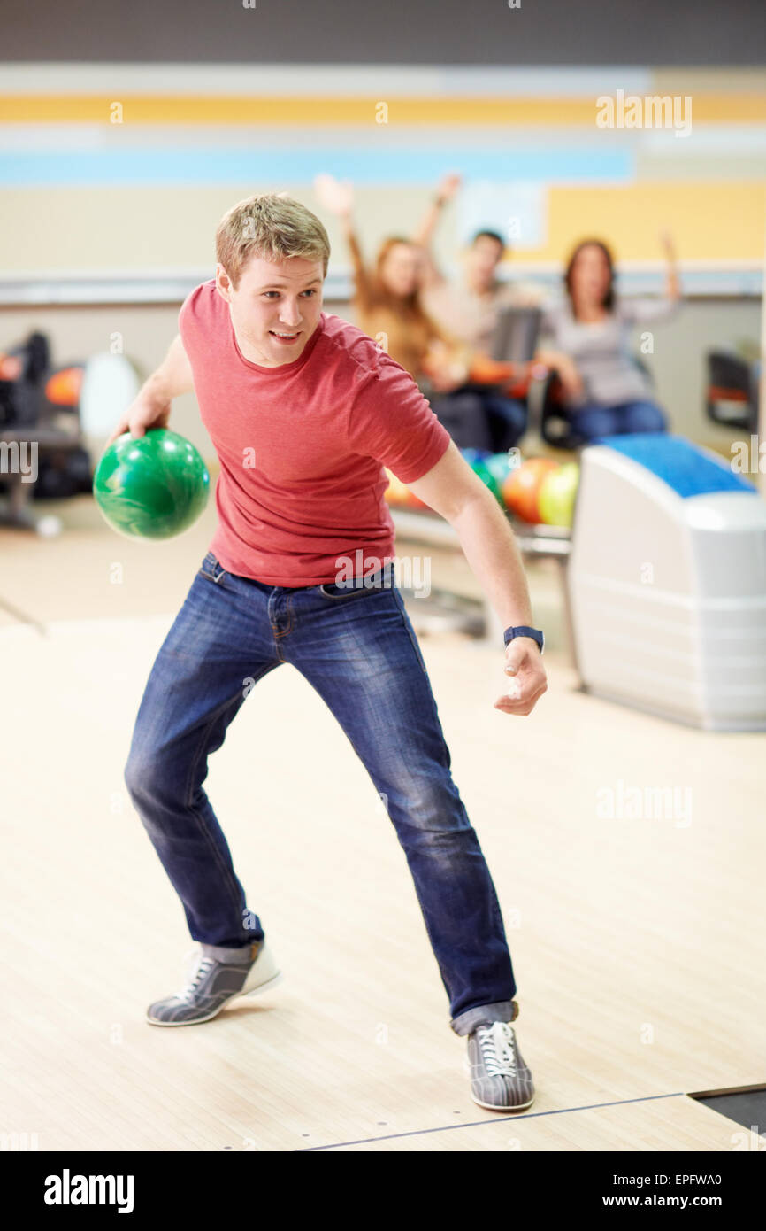 Nightlife activities hi-res stock photography and images - Alamy