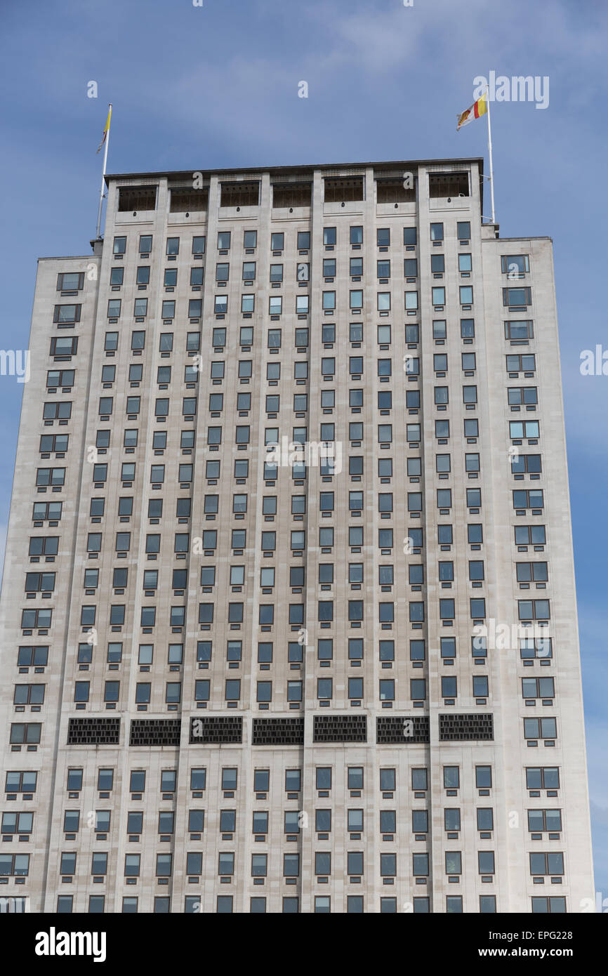 London shell hq hi-res stock photography and images - Alamy