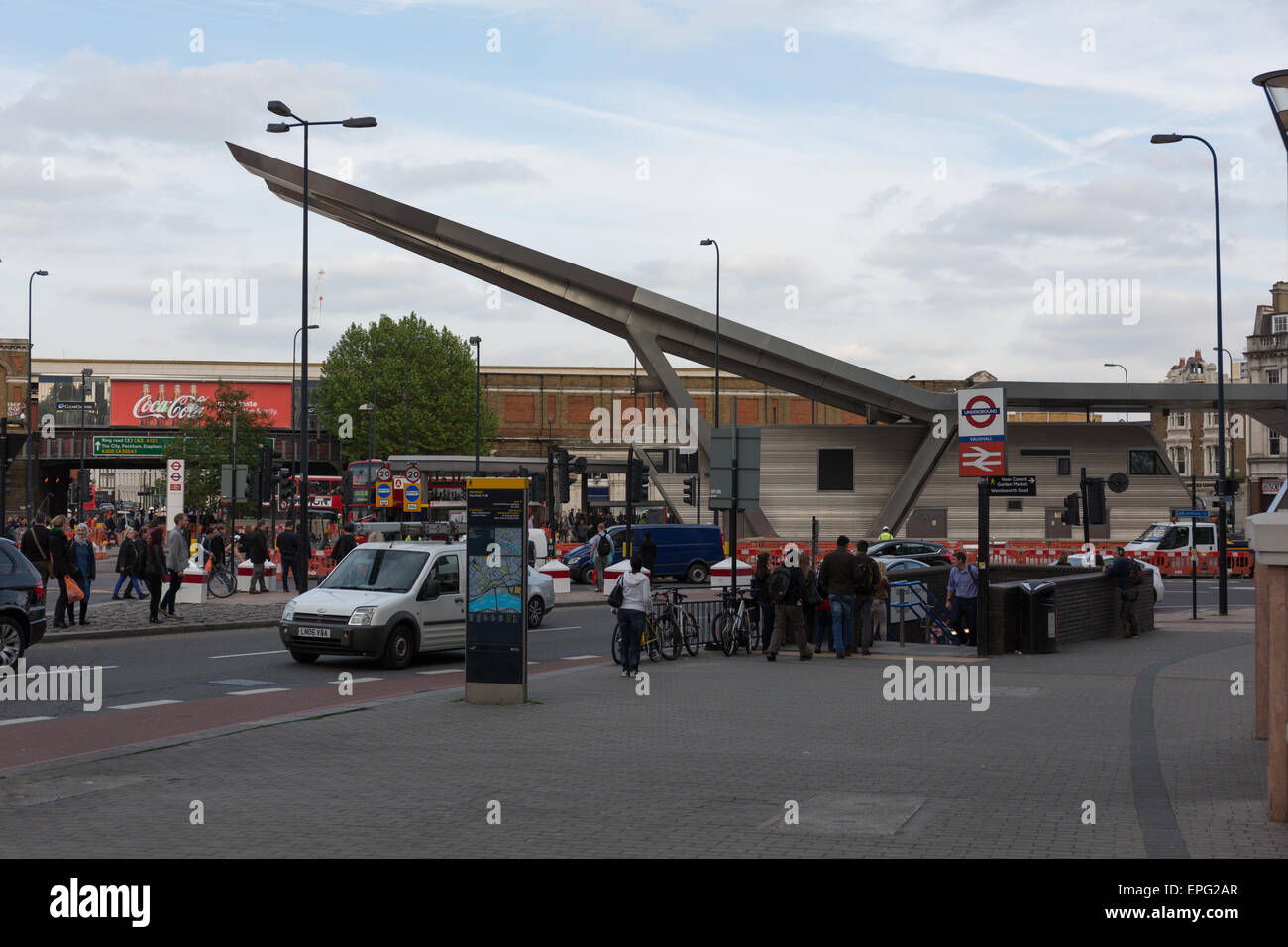 Vauxhall Cross bus garage, Vauxhall London Stock Photo - Alamy