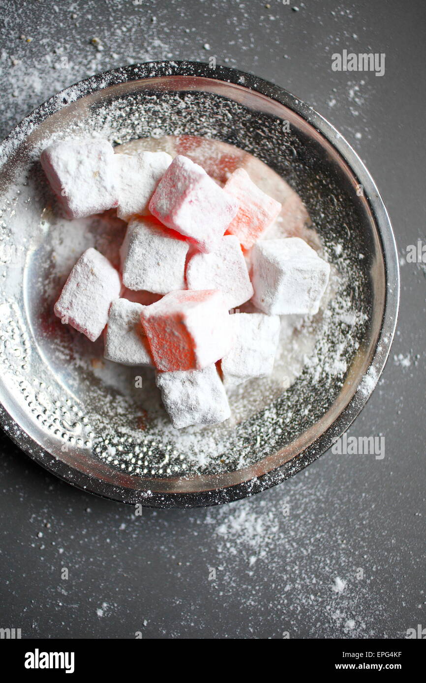 Covered in icing sugar hi-res stock photography and images - Alamy
