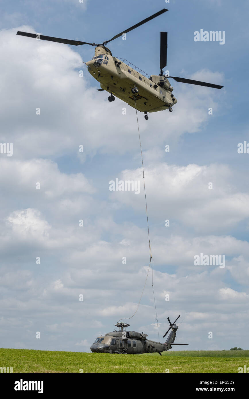Ch 47 chinook helicopter uh 60 black hi-res stock photography and ...