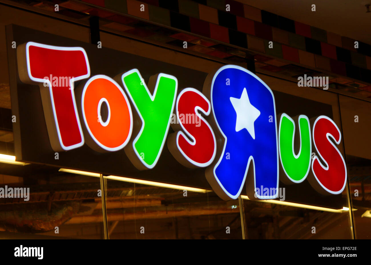 Toys r us logo hi-res stock photography and images - Alamy
