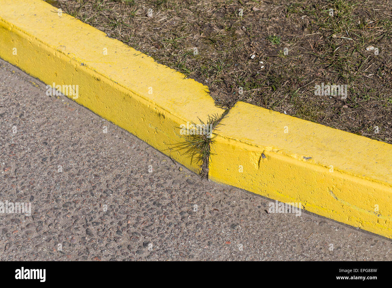 Curb stone hi-res stock photography and images - Alamy