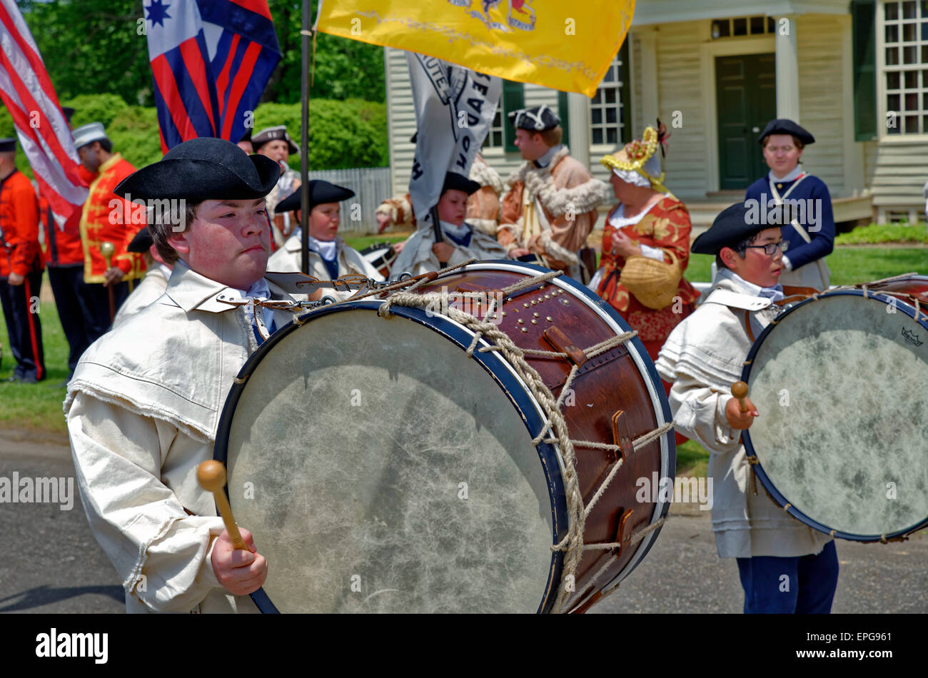 Music instruments performance icons hi-res stock photography and images ...
