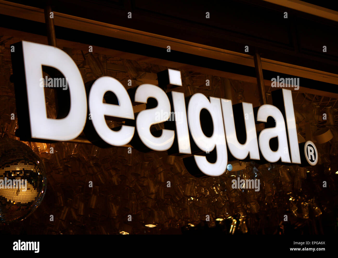 Desigual logo hi-res stock photography and images - Alamy
