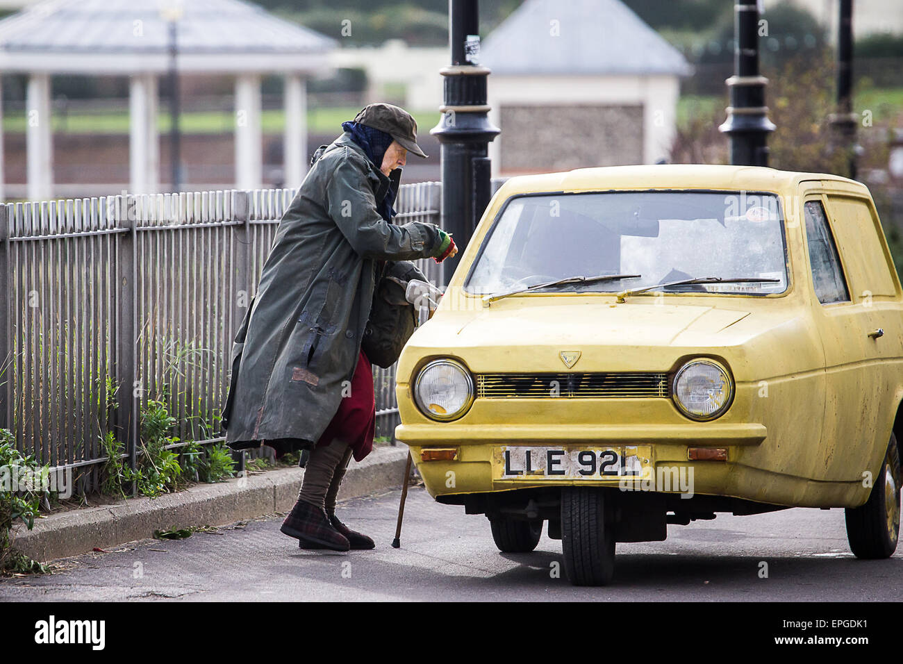 Maggie Smith films scenes for 'The Lady in the Van'. The actress is ...