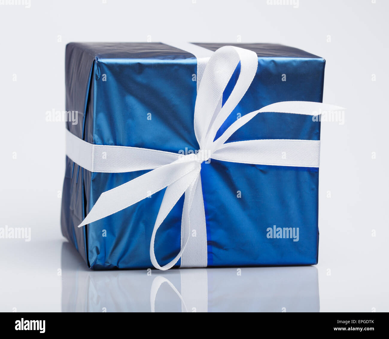 Blue gift box Stock Photo - Alamy
