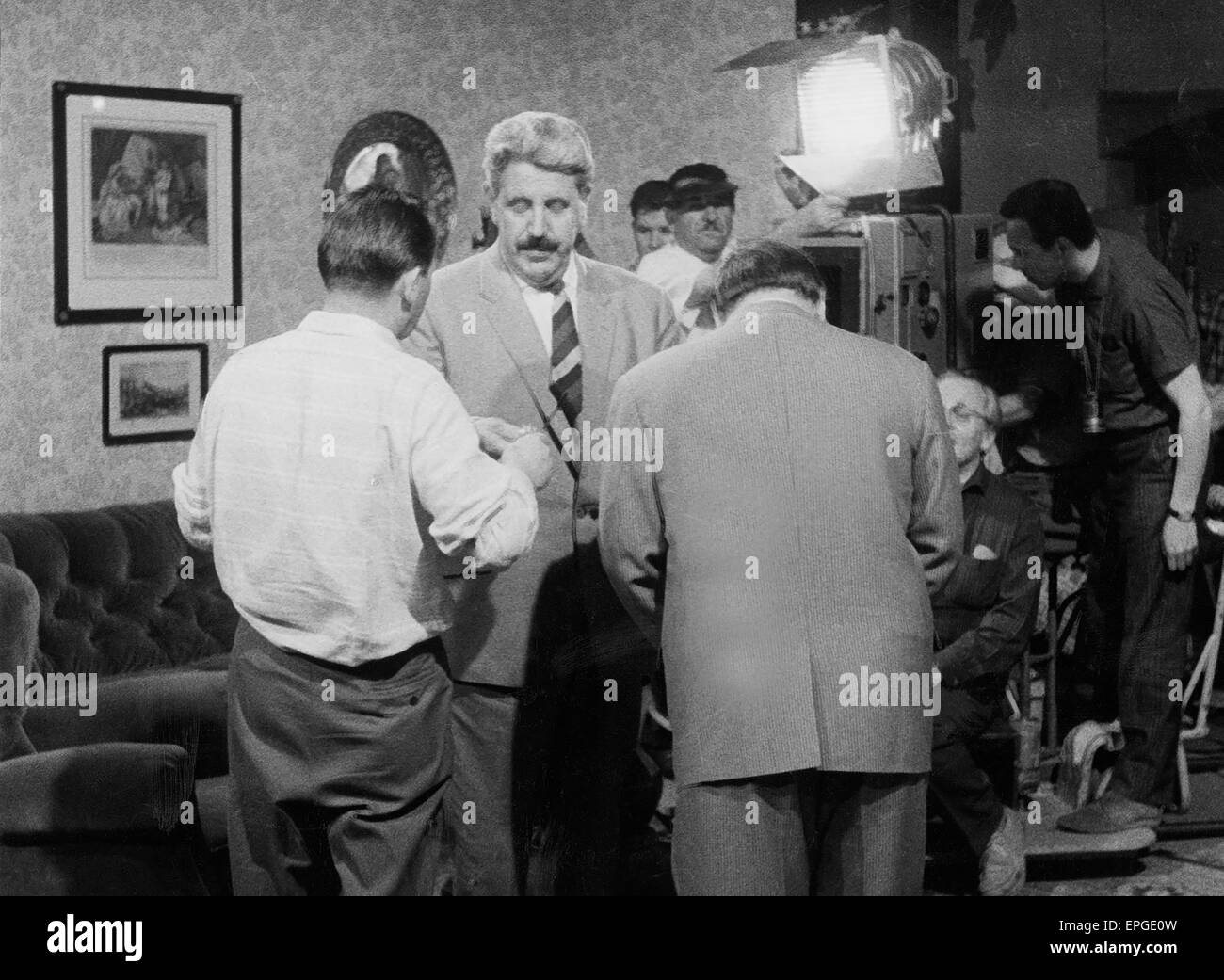 Der Kölner Volksschauspieler Willy Millowitsch bei Dreharbeiten zu ...