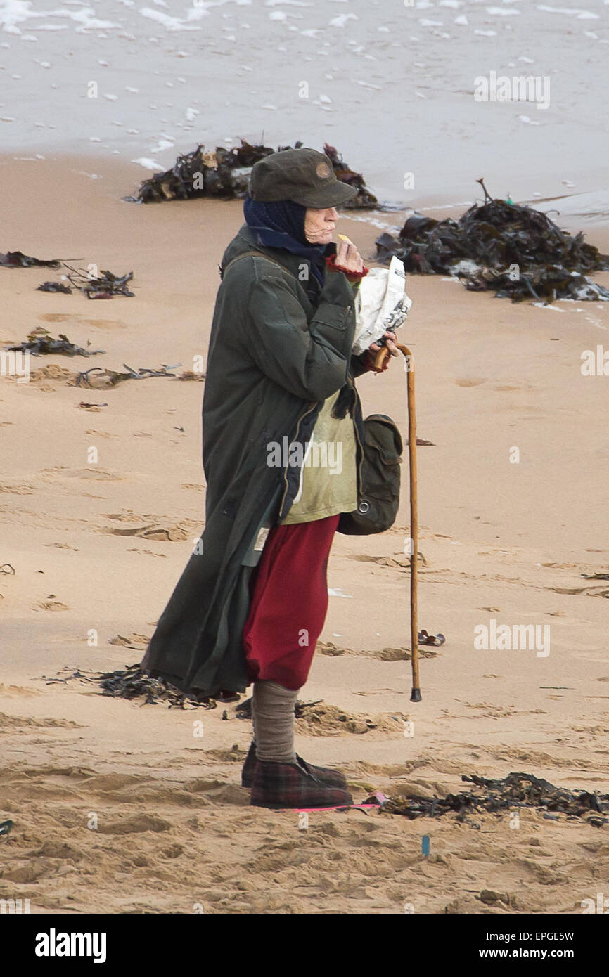 Maggie Smith films scenes for 'The Lady in the Van'. The actress is ...