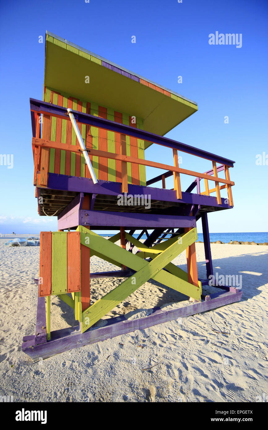 Lifeguard patrol tower hi-res stock photography and images - Alamy
