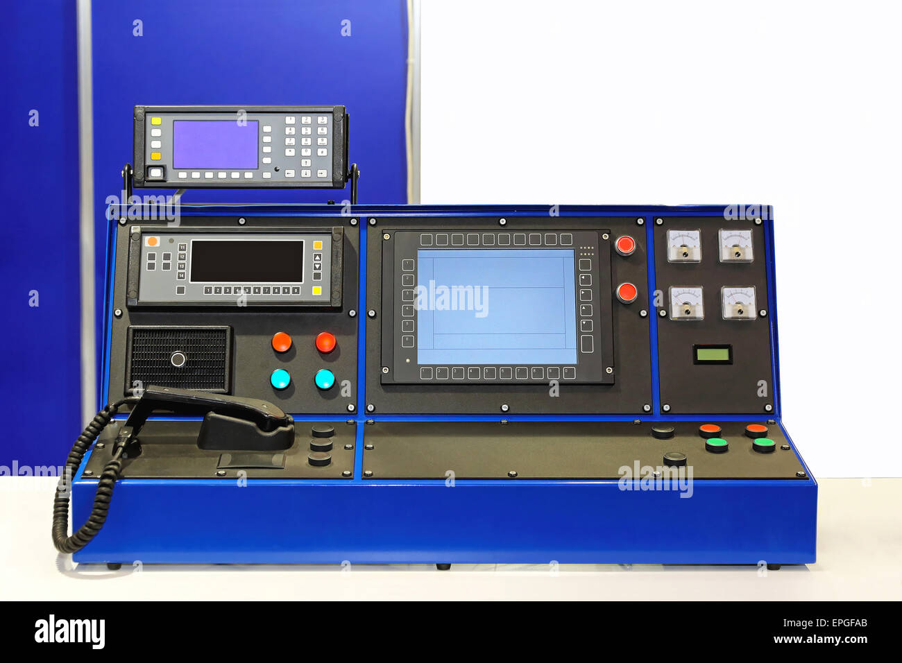 Emergency service dispatcher room hi-res stock photography and images ...