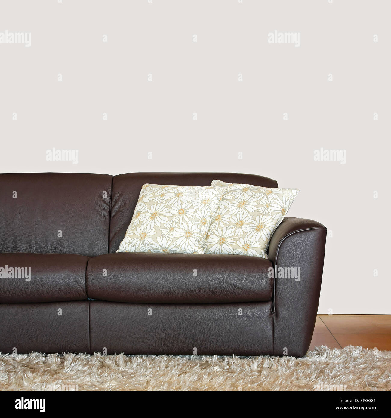 Settee sofa couch hi-res stock photography and images - Alamy