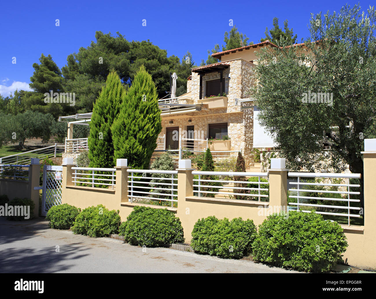 Cottage greece hi-res stock photography and images - Alamy