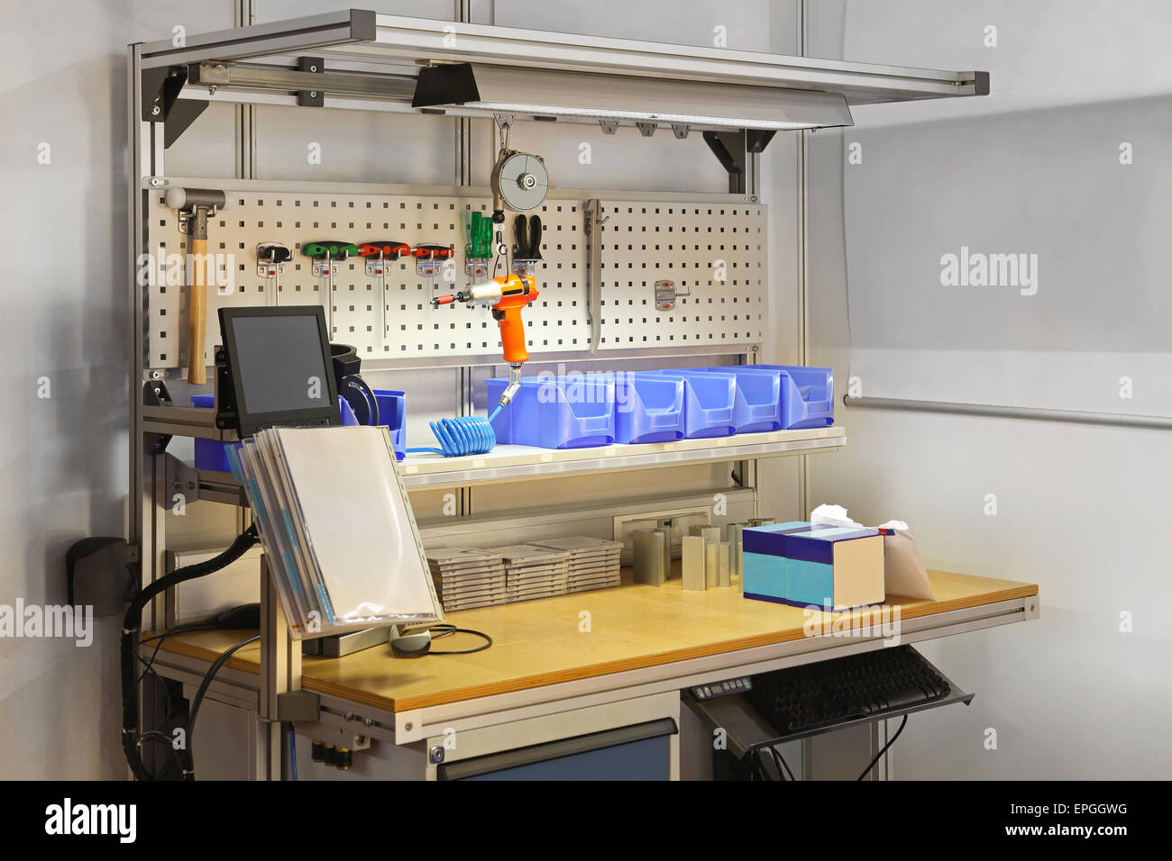 Technician workbench desk Stock Photo - Alamy