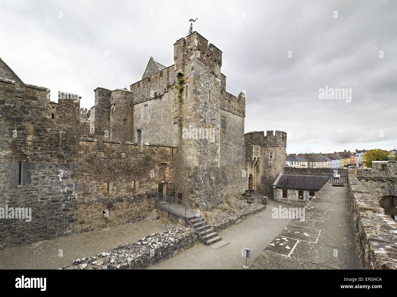 Cahir castle hi-res stock photography and images - Alamy