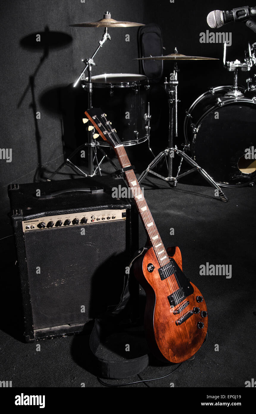 Set of musical instruments during concert Stock Photo - Alamy