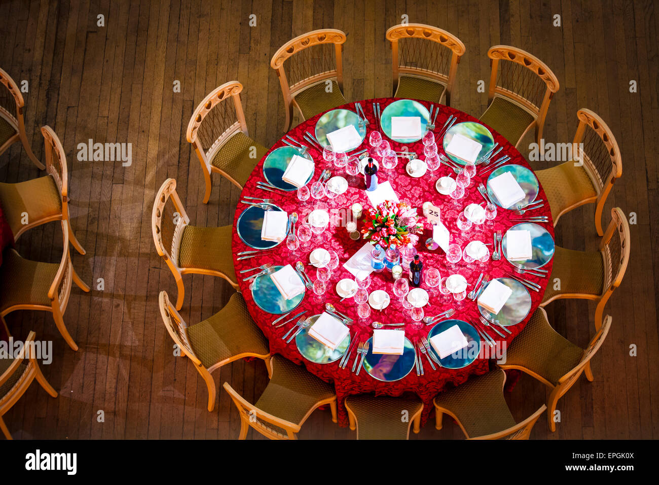 round table set up for an event Stock Photo - Alamy