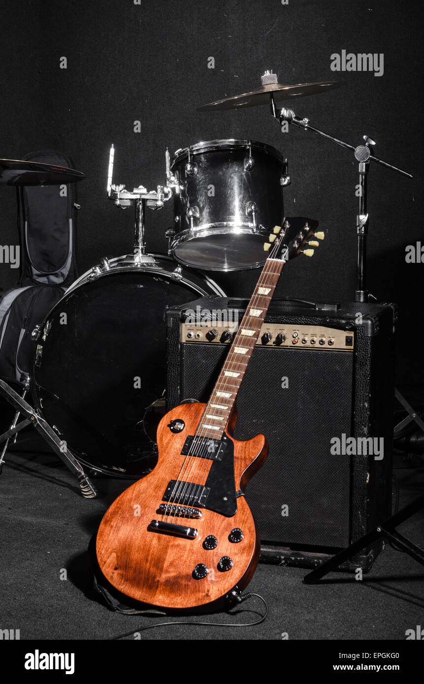 Set of musical instruments during concert Stock Photo - Alamy