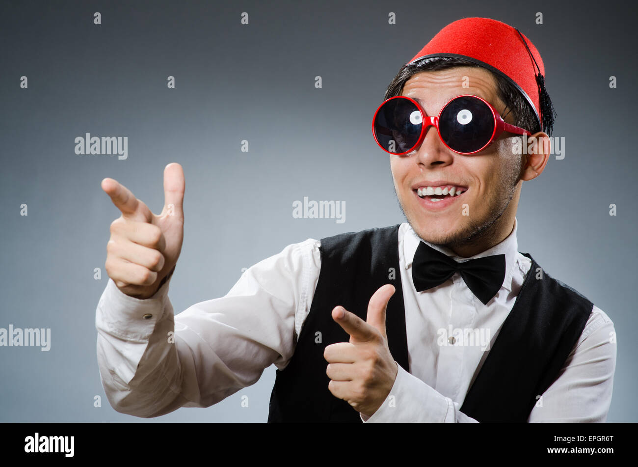 Man wearing traditional turkish hat fez Stock Photo - Alamy