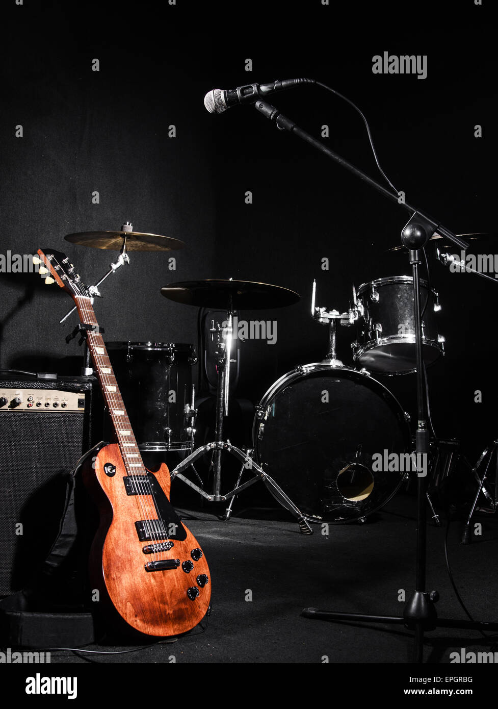 Set of musical instruments during concert Stock Photo - Alamy