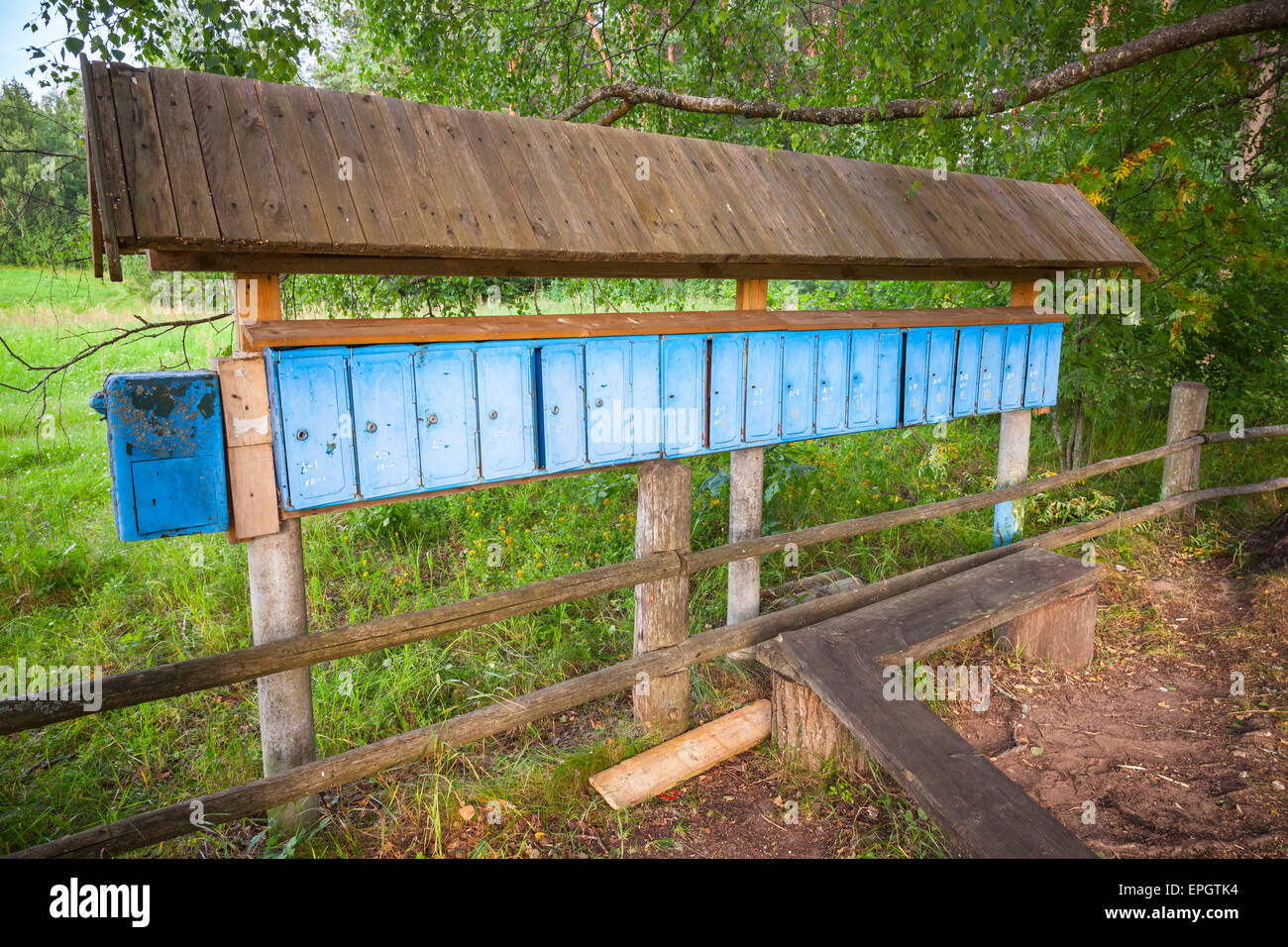 Old metal mailbox mailboxes hi-res stock photography and images - Alamy