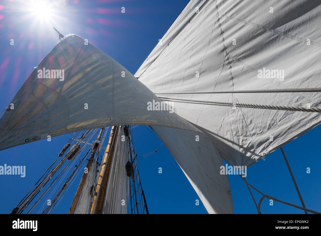 Yachts full sail hi-res stock photography and images - Alamy