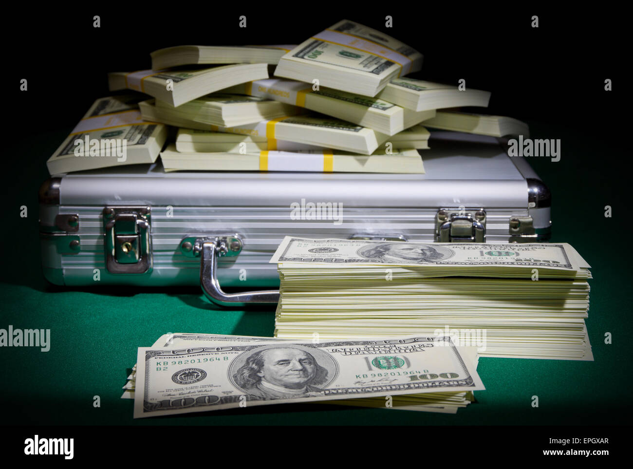One hundred dollars on table hi-res stock photography and images - Alamy
