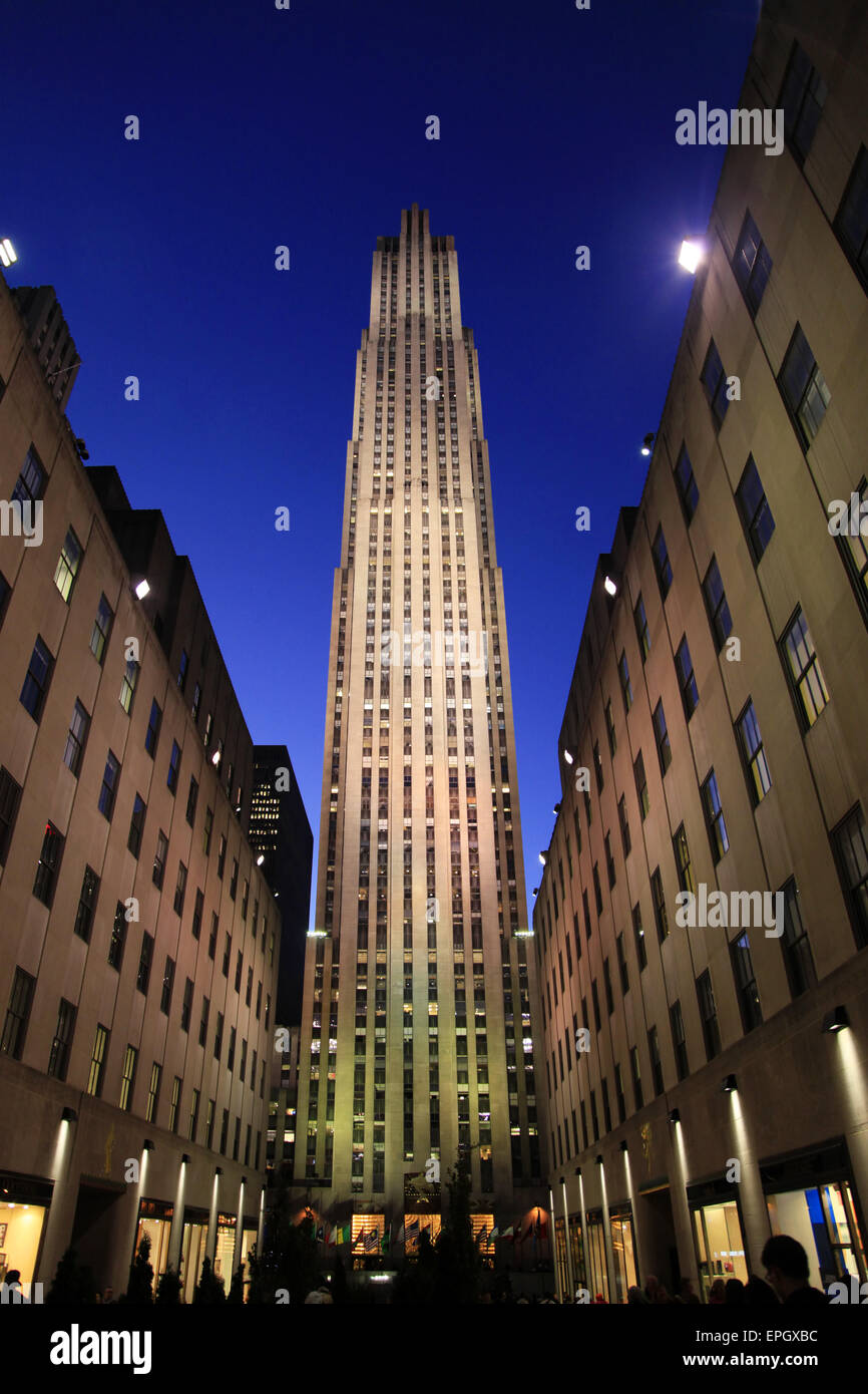 Rockefeller Center at night Stock Photo - Alamy