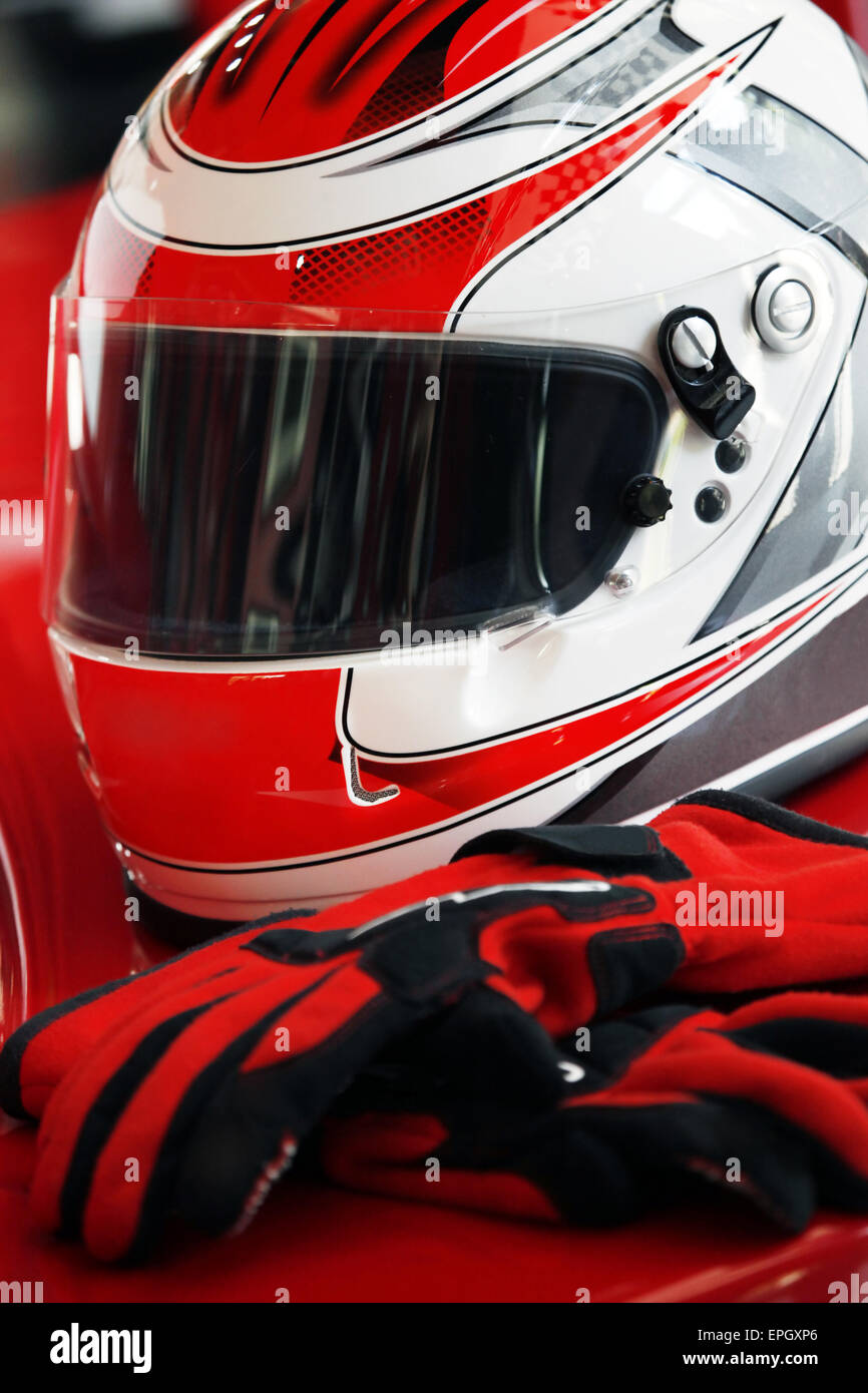 Red cross helmet hi-res stock photography and images - Alamy