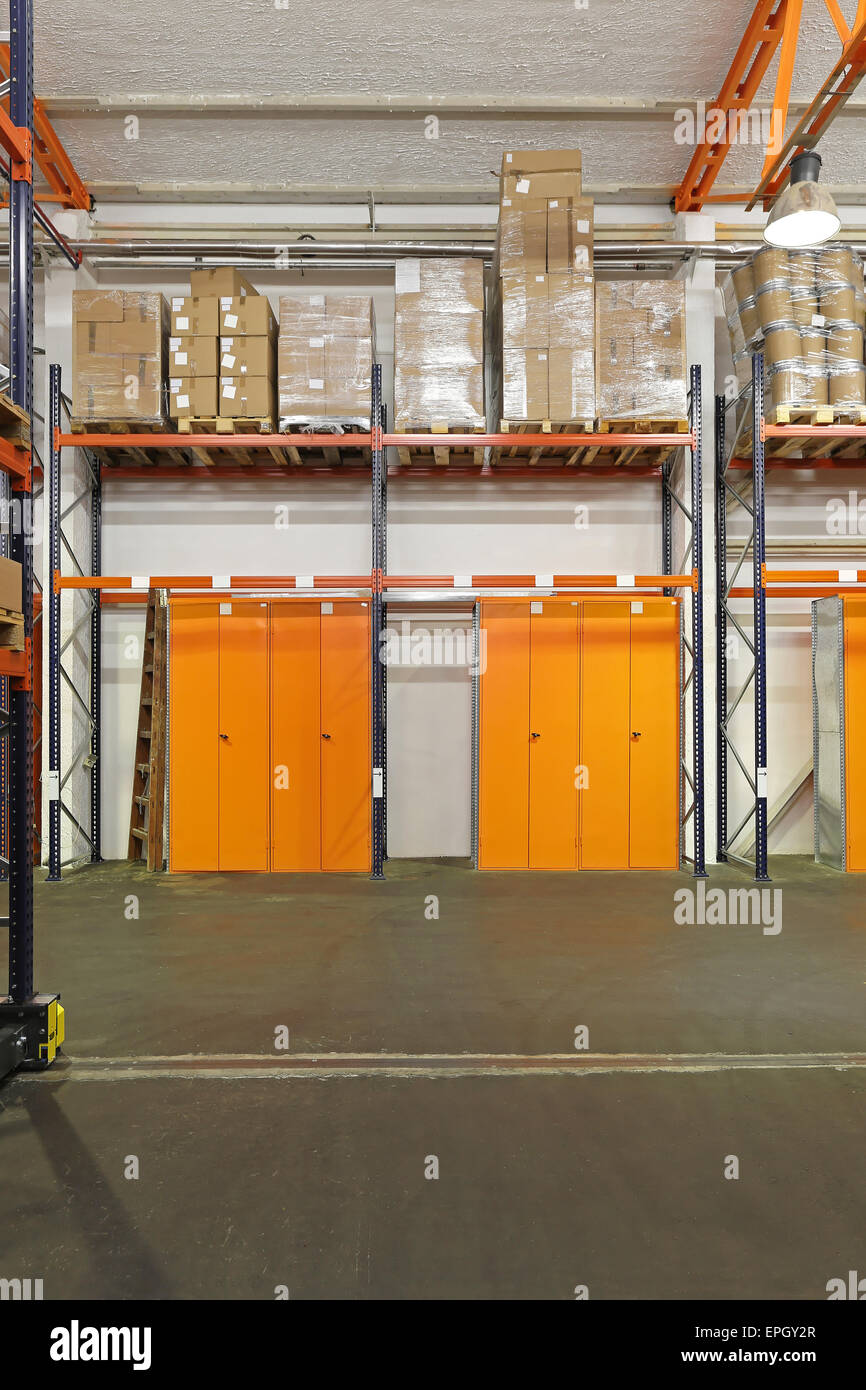 Warehouse storage racks boxes hi-res stock photography and images - Alamy